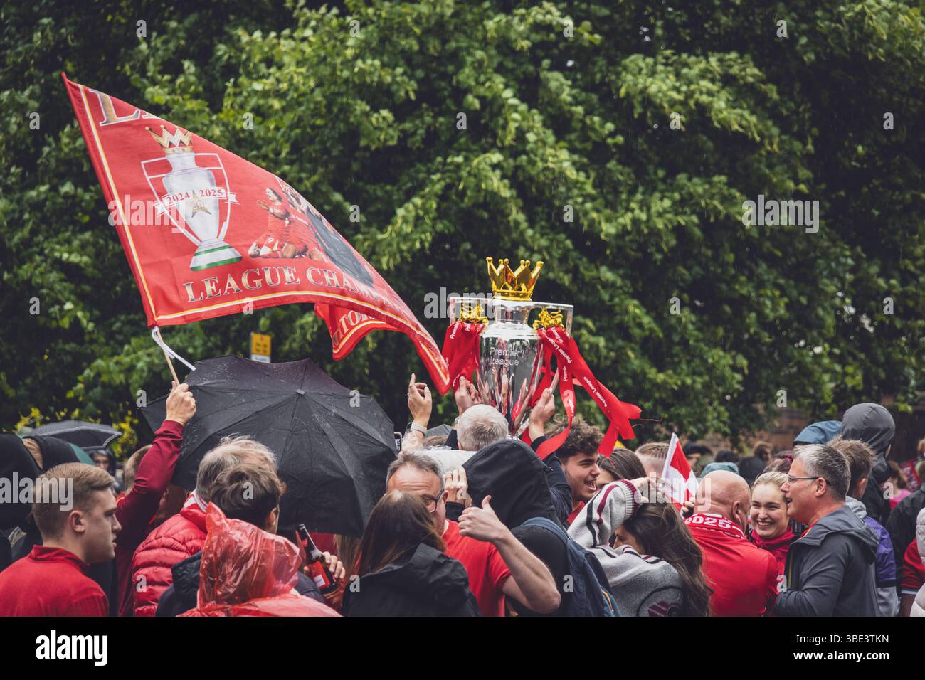 Liverpool supporters waiting on Queens Drive before the Liverpool FC ...