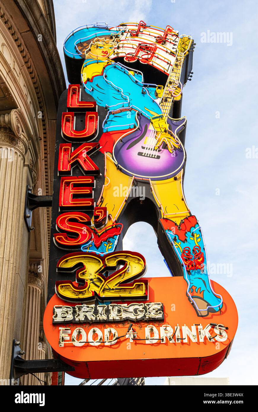 Luke's 32 Bridge Bar, Broadway, Nashville, Tennessee, USA Stock Photo ...