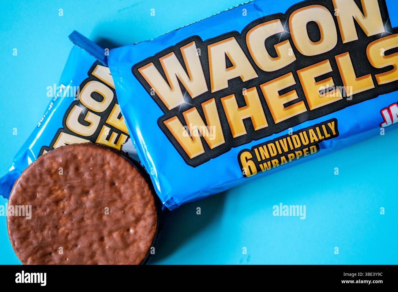 Wagon wheel biscuit hi-res stock photography and images - Alamy