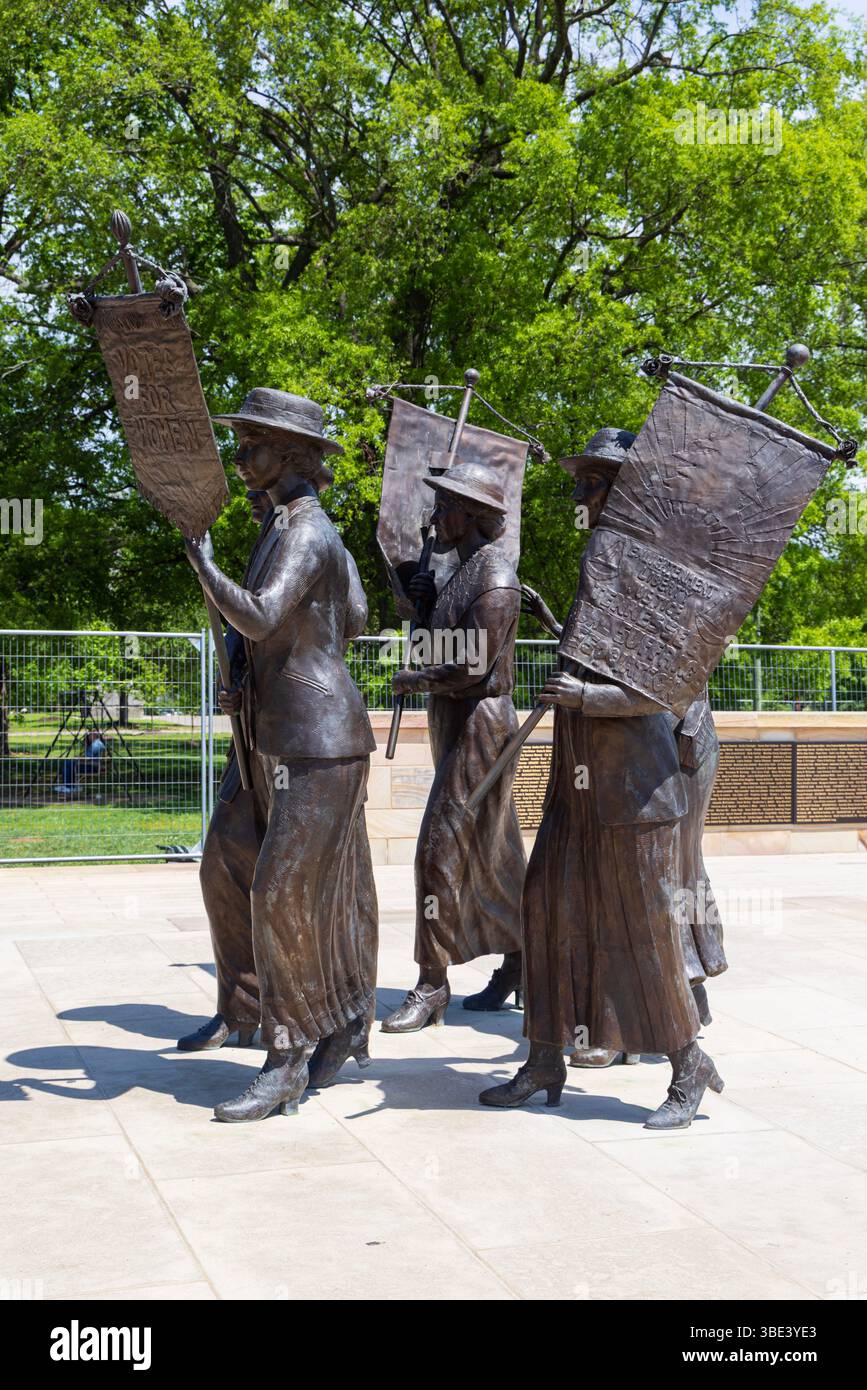 Tennessee Woman Suffrage Monument in Centennial Park, Nashville ...
