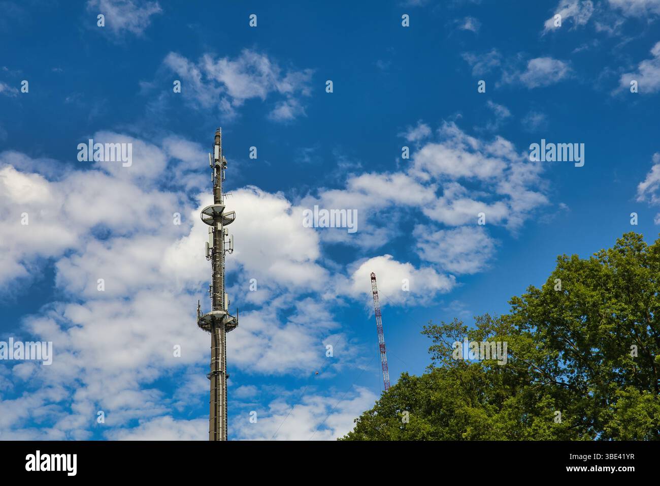 telecommunication radio tower antenna future broadband concept ...