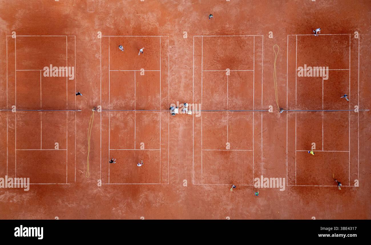 Nets layout hi-res stock photography and images - Alamy