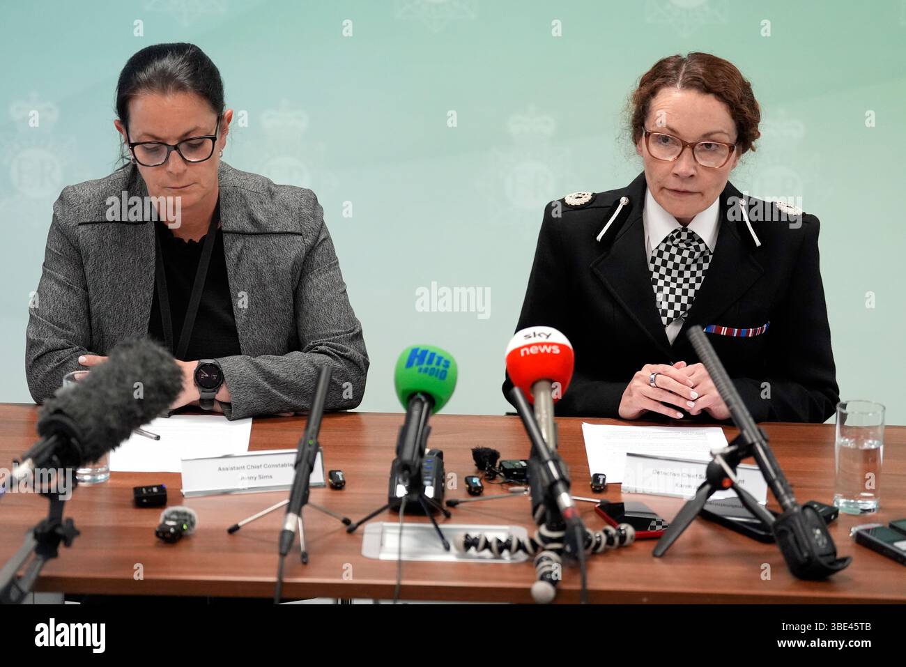 (left to right) Detective Chief Superintendent Karen Jaundrill and ...