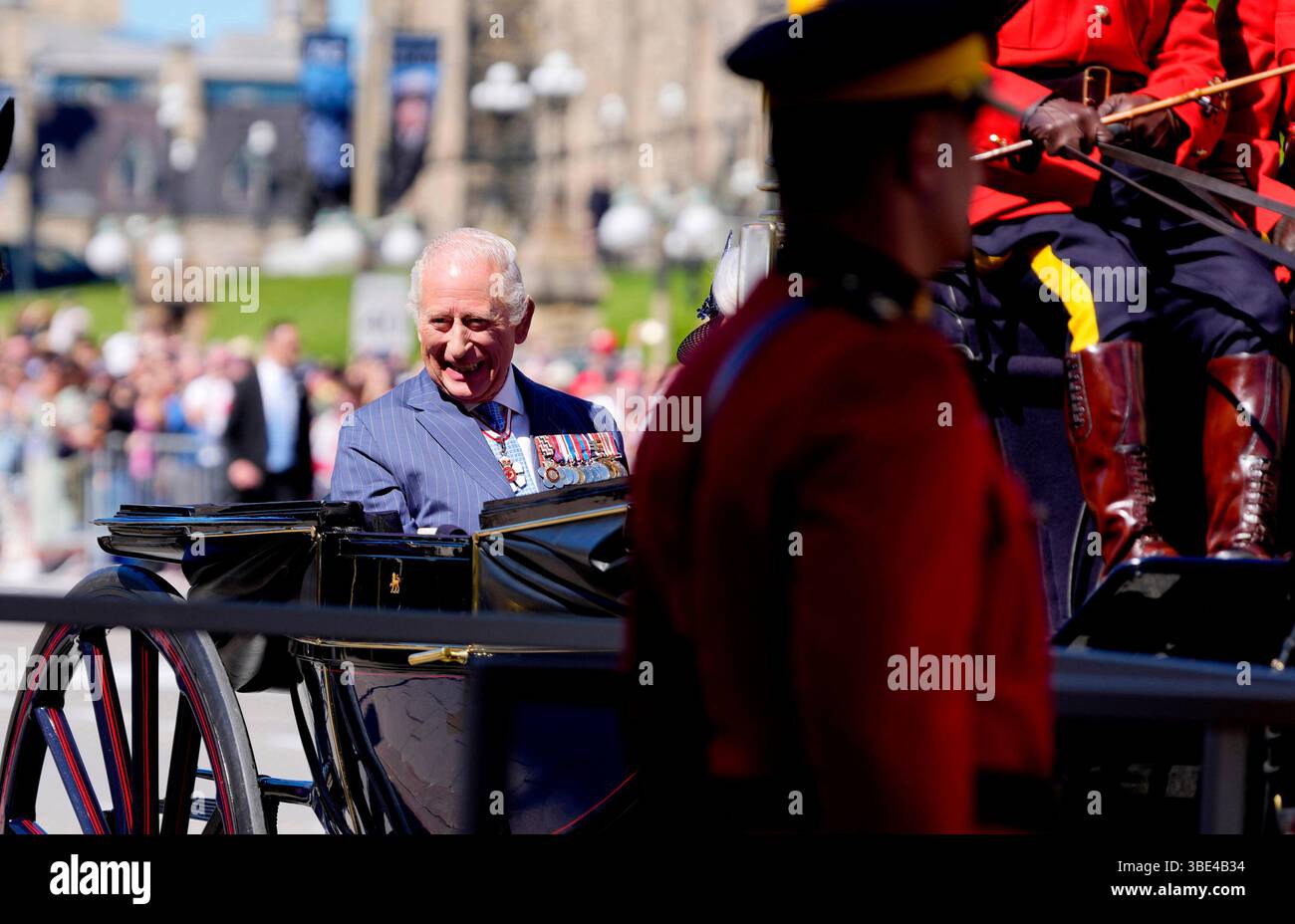King Charles arrives by horse-drawn landau at the Senate of Canada ...
