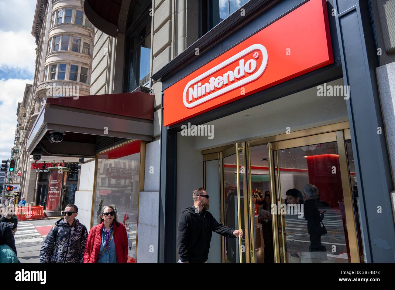 San Francisco, United States. 13th May, 2025. Facade of Nintendo retail ...