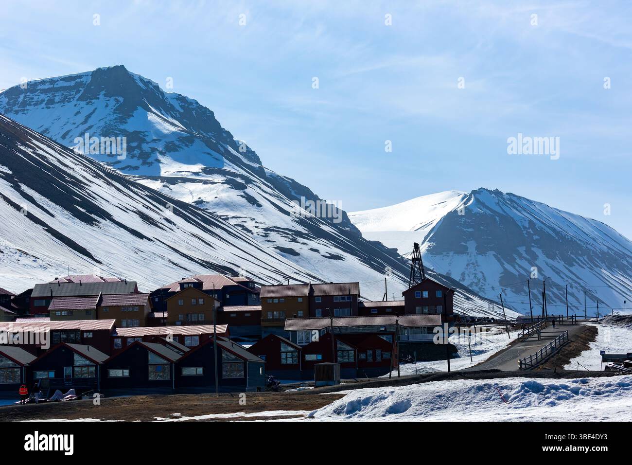 Longyearbyen (literally The Longyear Town) is the largest settlement ...