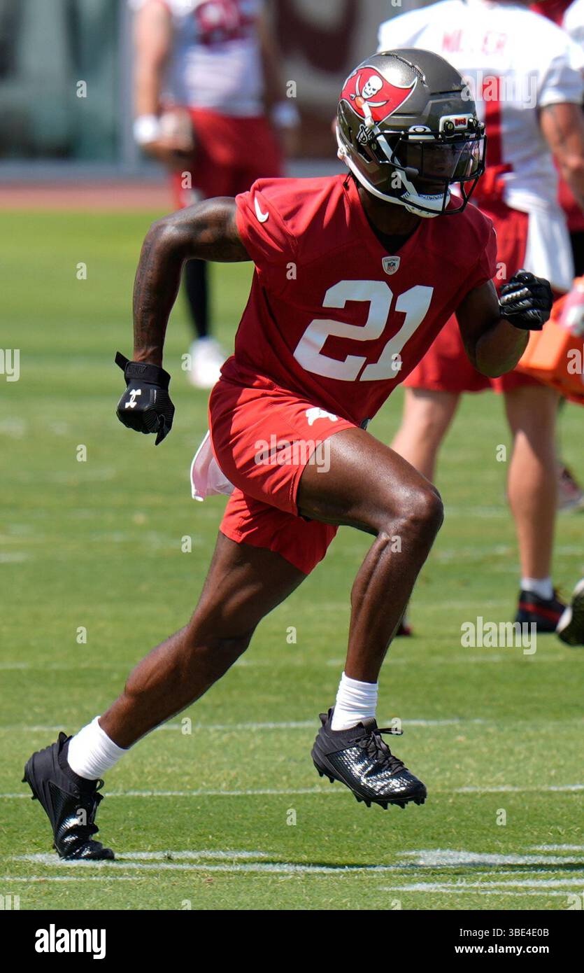 Tampa Bay Buccaneers cornerback Benjamin Morrison (21) runs during an ...