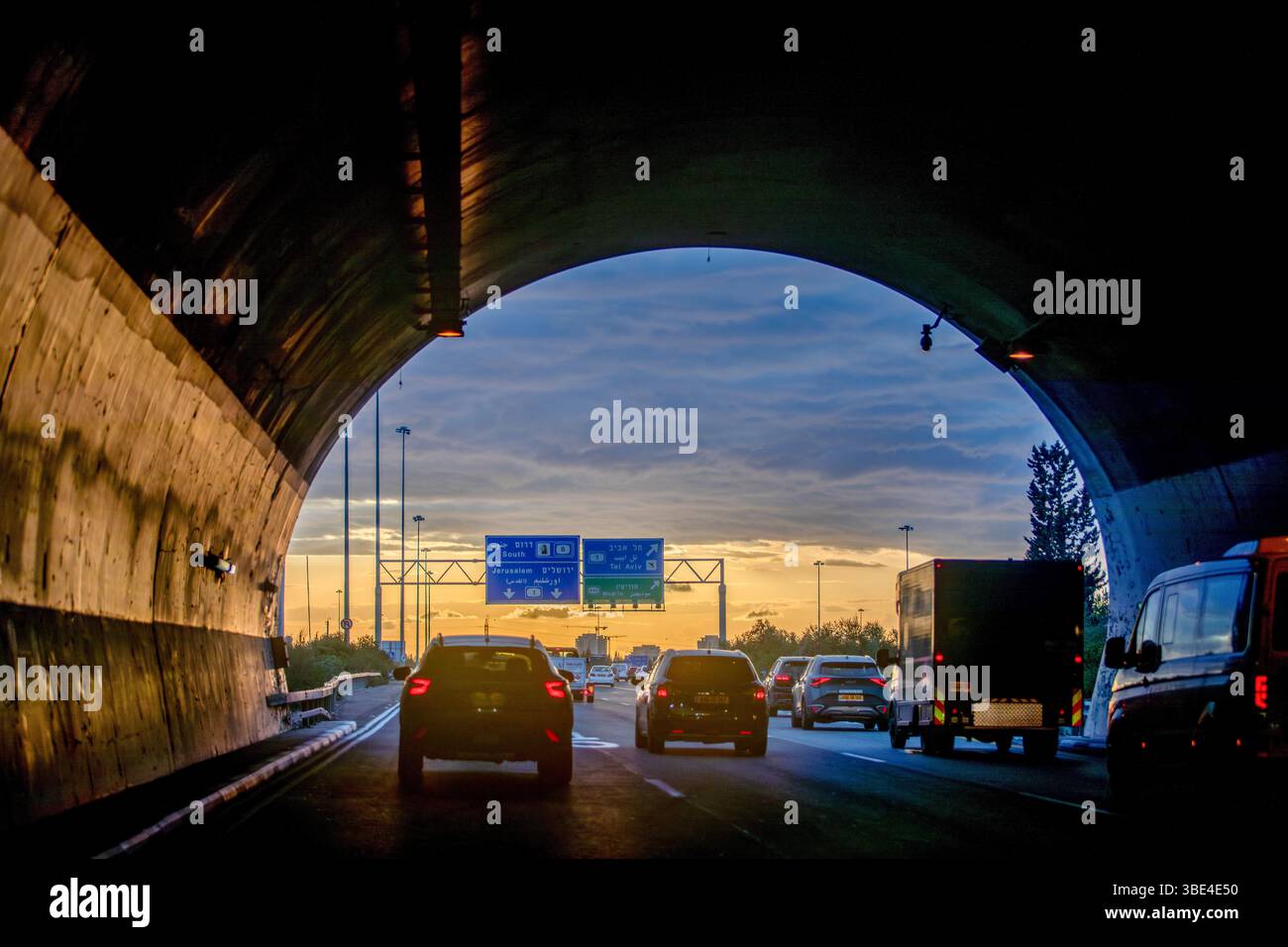 Heavy traffic on Highway 6, Israel A new north to south toll road in ...