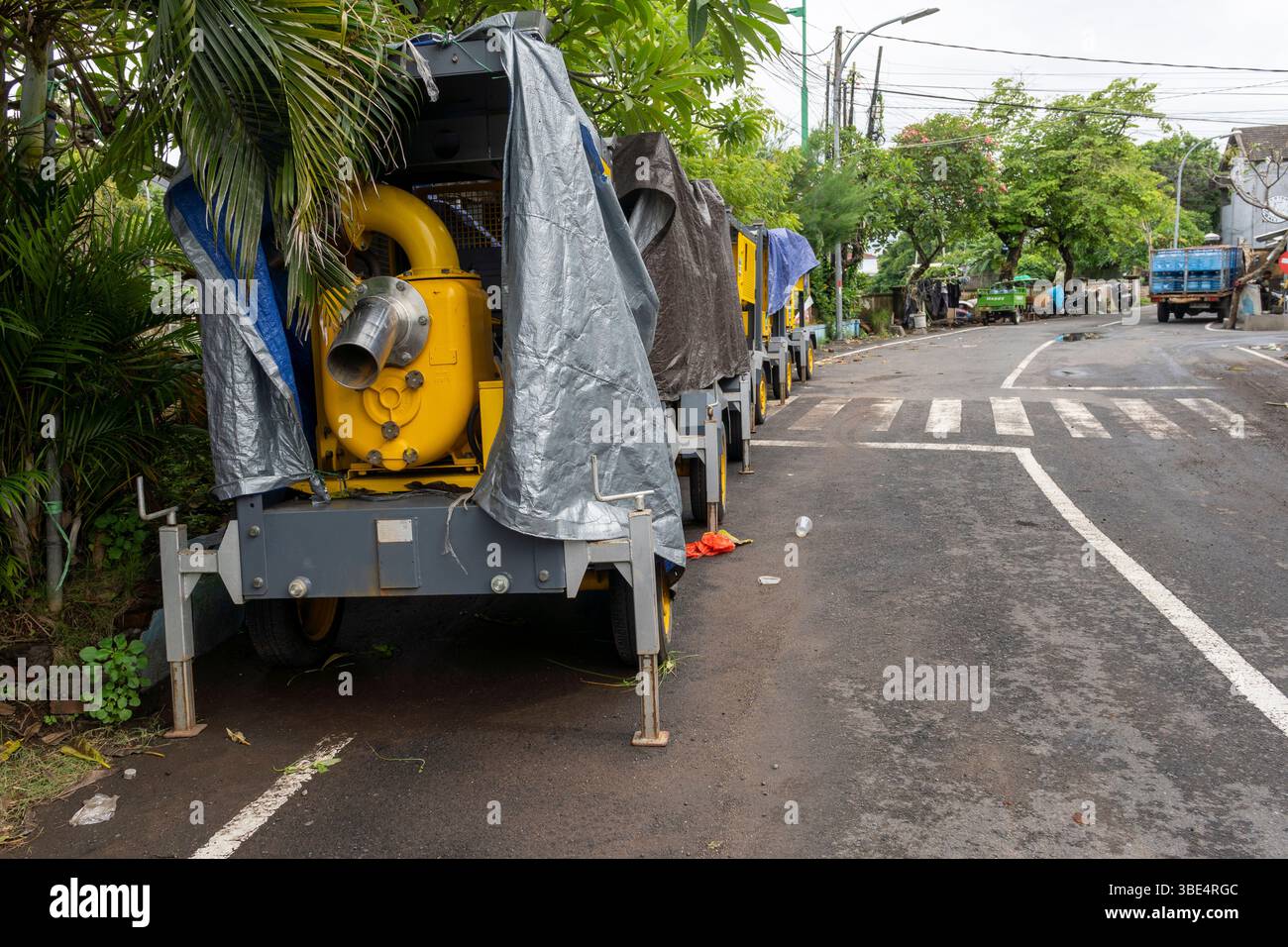 Three large dumper trucks hi-res stock photography and images - Alamy