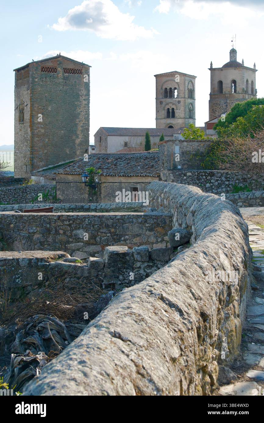 Landscape view from the Alcazaba with the tower of the palacio de Luis ...