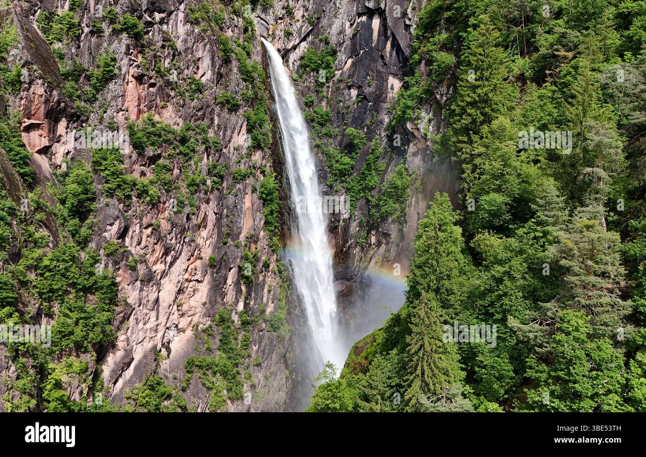 Hier der Blick auf den Fragsburger Wasserfall, oberhalb von Fragsburg ...