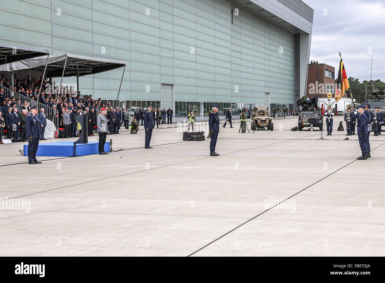 Generalleutnant Holger Neumann hat das Kommando über die Luftwaffe von Generalleutnant Ingo ...