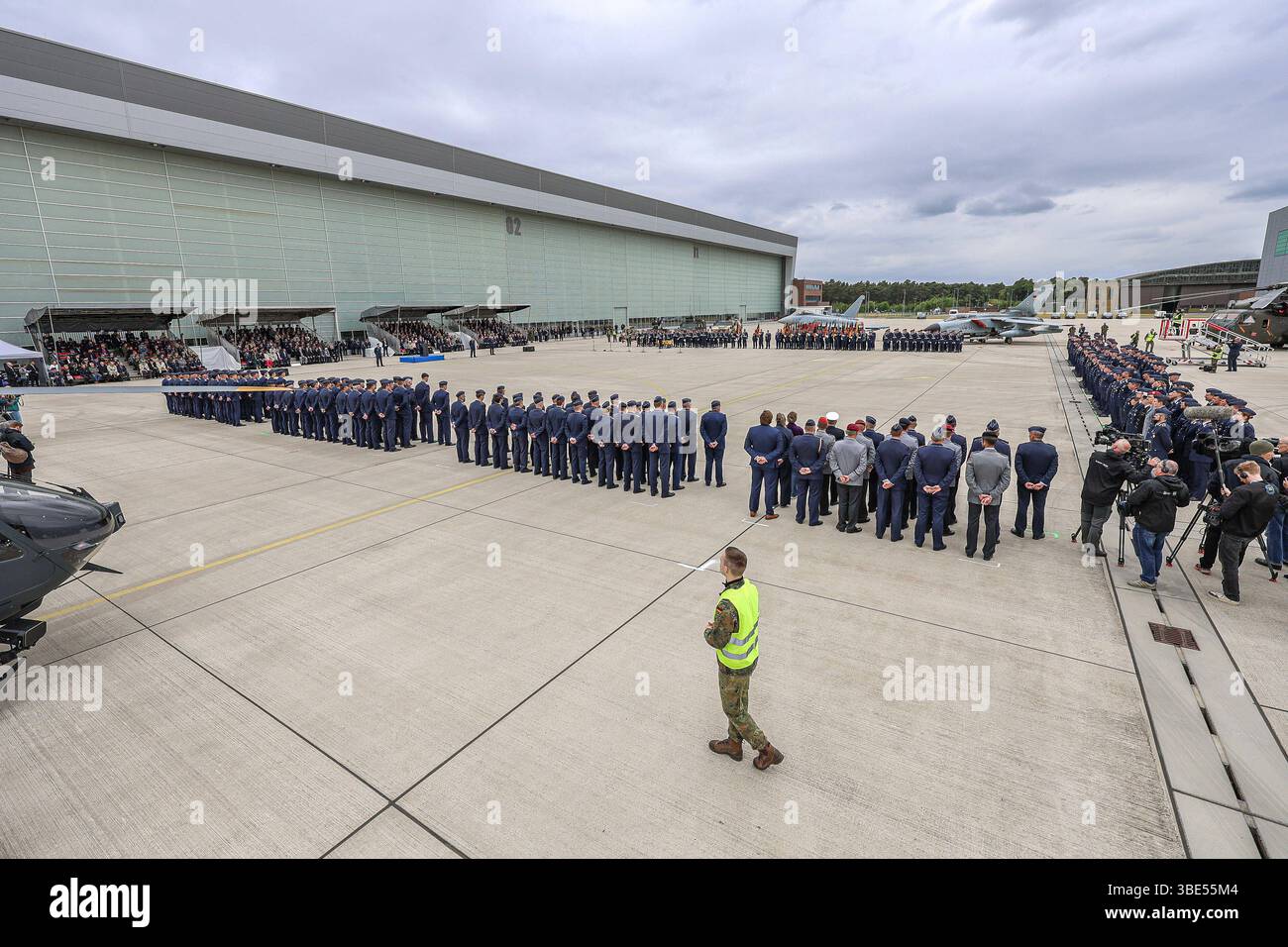 Generalleutnant Holger Neumann hat das Kommando über die Luftwaffe von Generalleutnant Ingo ...