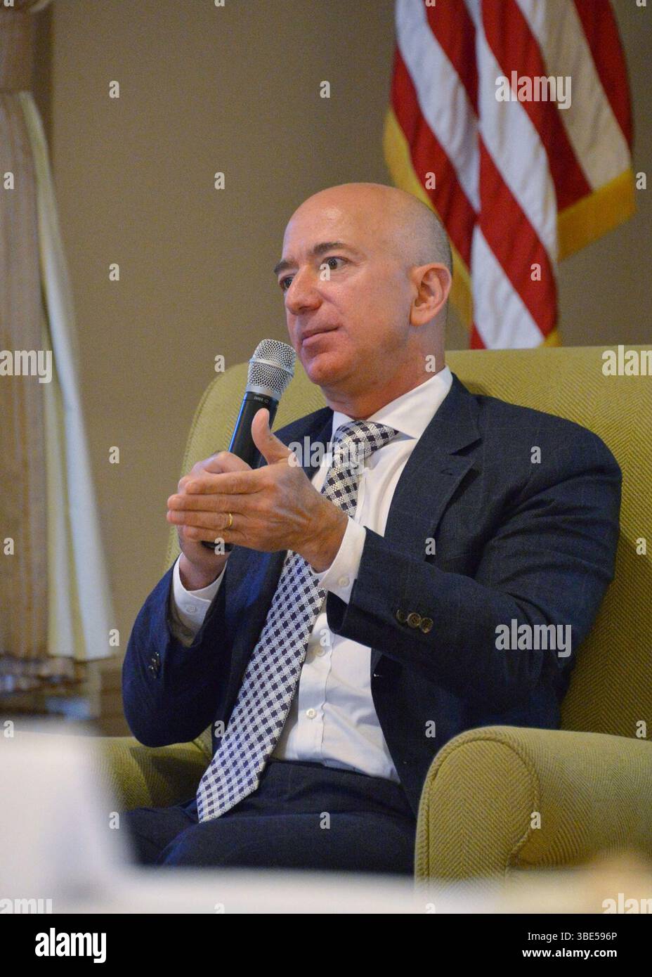 Jeff Bezos talking Stock Photo - Alamy
