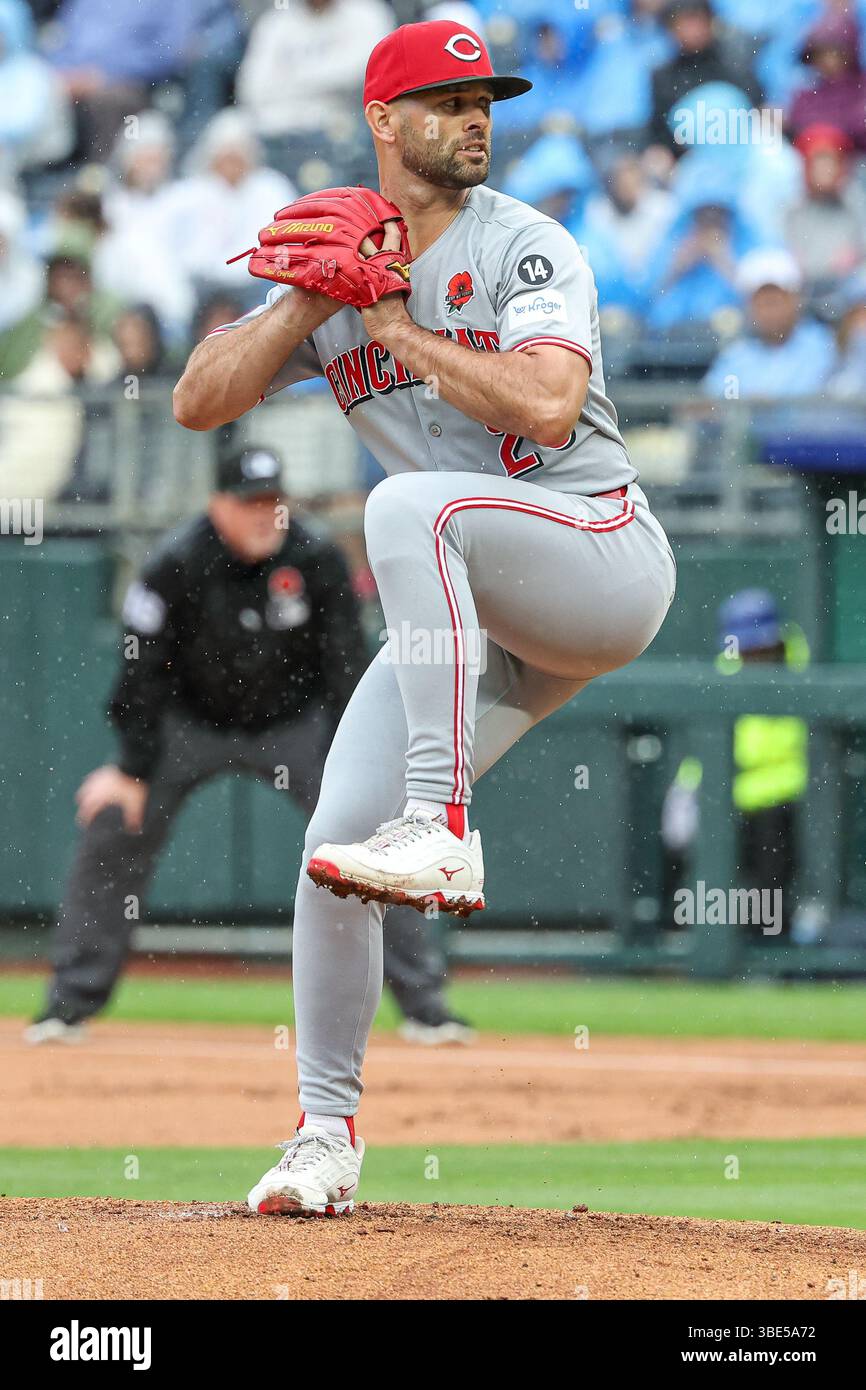 Kansas City, MO, USA. 26th May, 2025. Cincinnati Reds starting pitcher ...