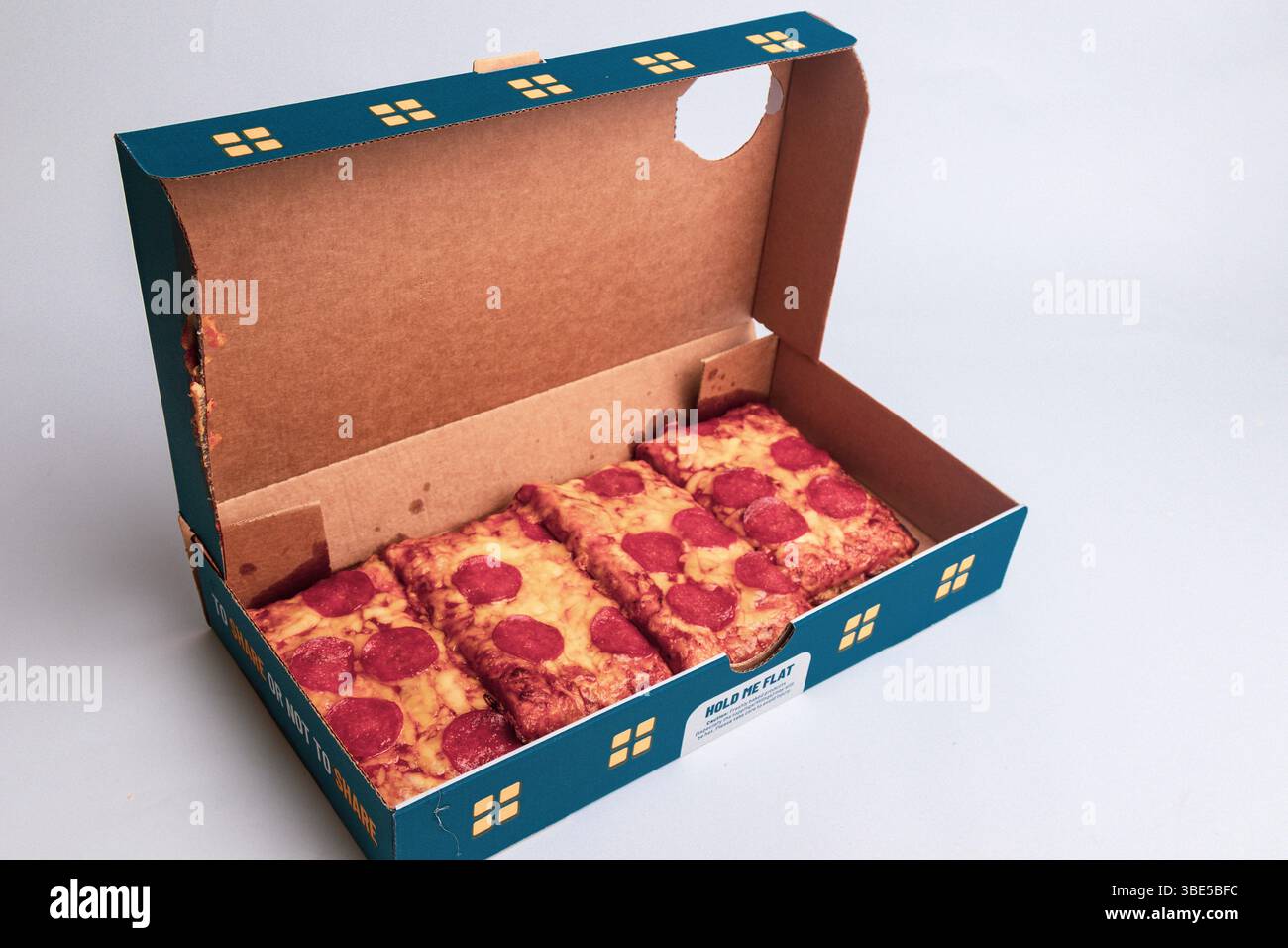 Pastries in takeout box hi-res stock photography and images - Alamy