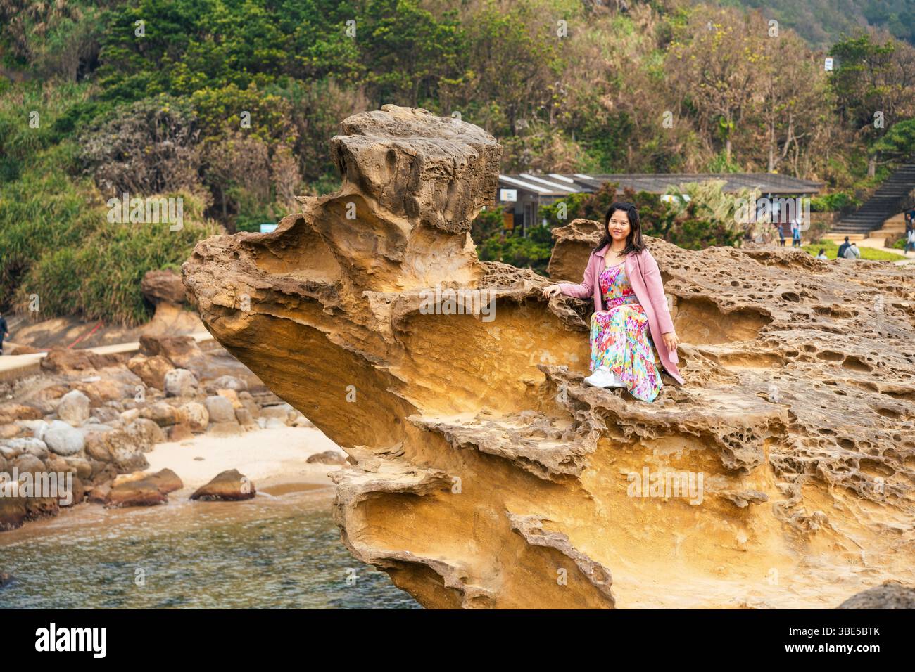 High-resolution image capturing the stunning coastal scenery and world ...