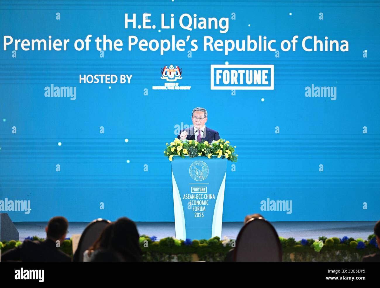 Kuala Lumpur, Malaysia. 27th May, 2025. Chinese Premier Li Qiang ...