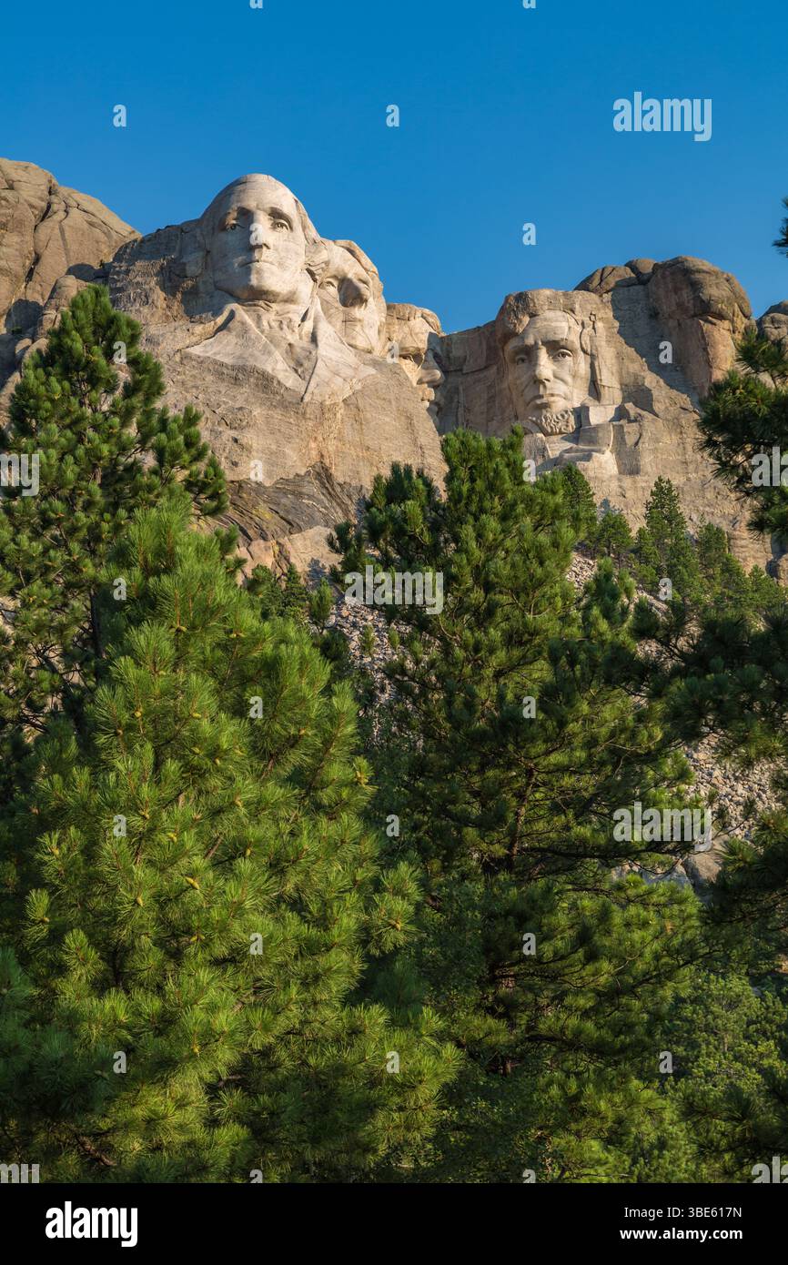 Carved granite busts of George Washington, Thomas Jefferson, Theodore ...