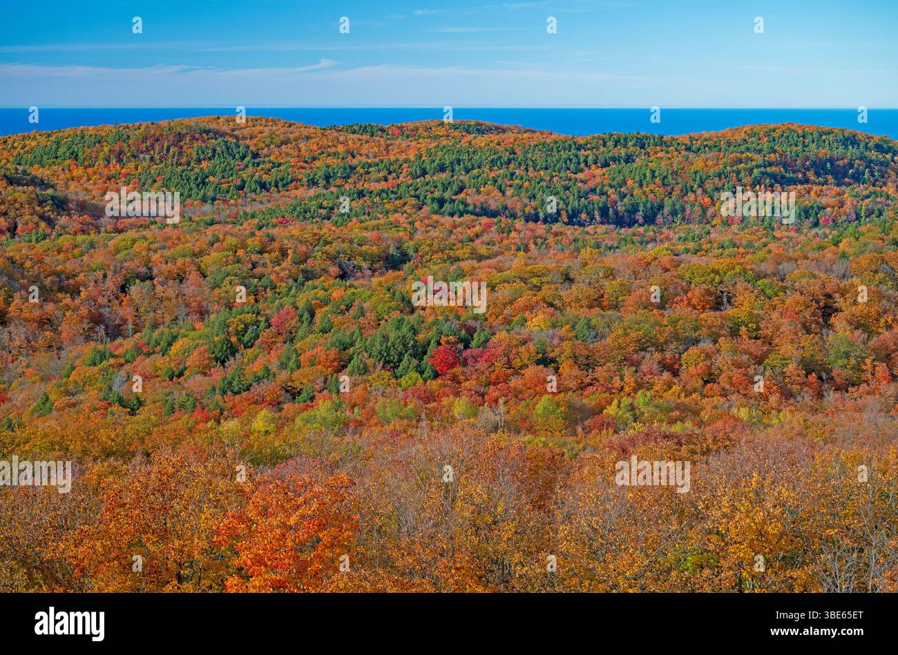 Fall Comes to the Porcupine Mountains in Upper Michigan Stock Photo - Alamy