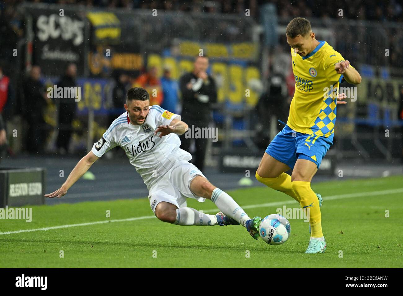 27 May 2025, Lower Saxony, Brunswick: Soccer: Bundesliga 2 - Relegation ...
