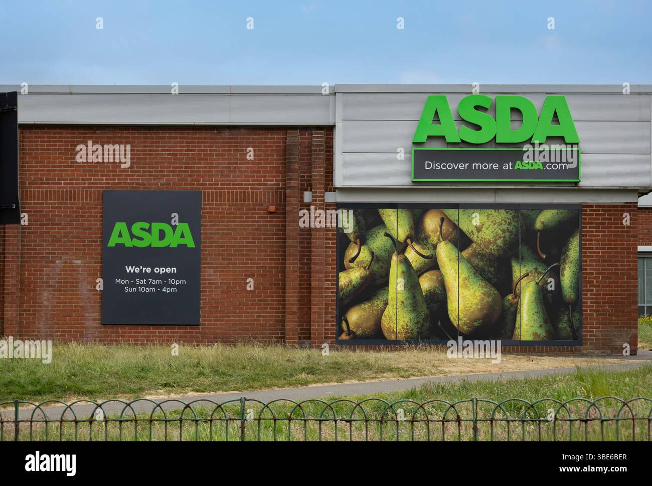 Wolstanton, Stoke on Trent united kingdom May 19th 2025, supermarket ...