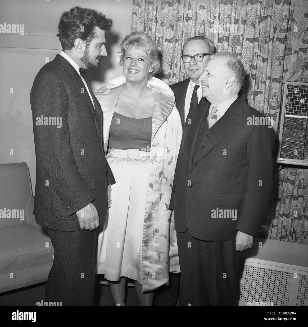 Actor, Steven Hill, who plays Sigmund Freud on Broadway in "A Far ...