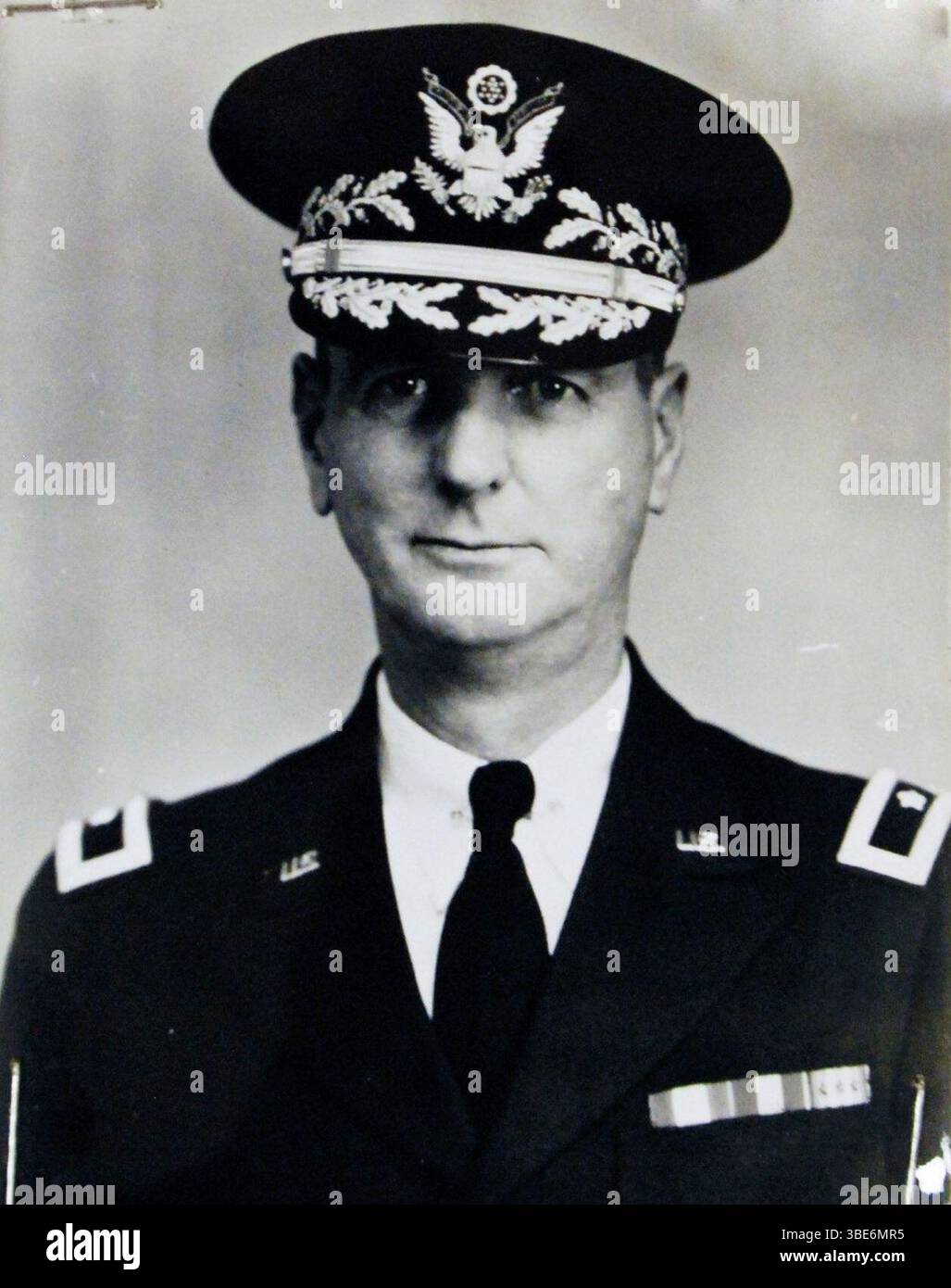 General jonathan wainwright hi-res stock photography and images - Alamy