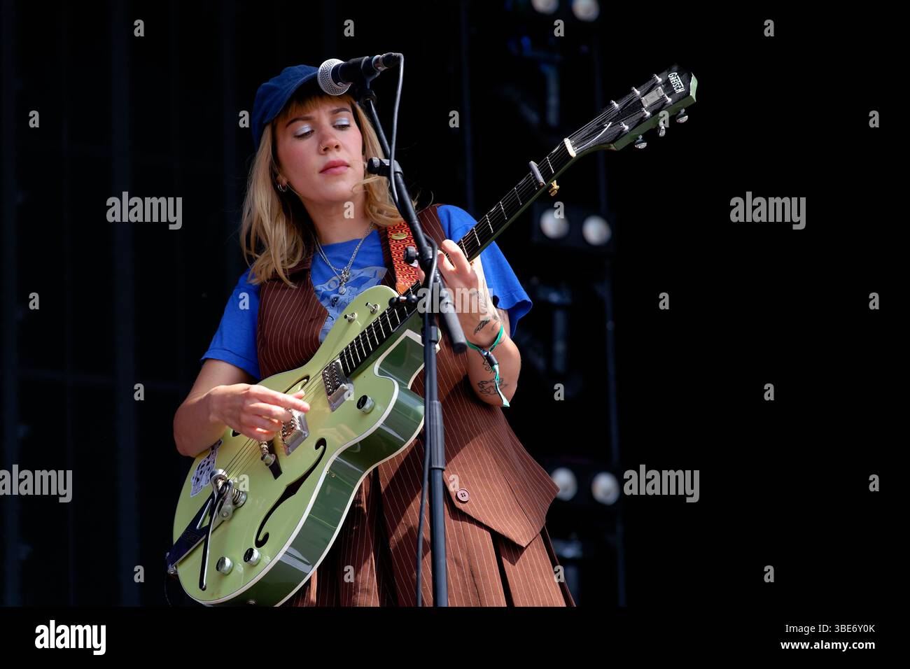 Catton Park, Derbyshire, UK. 24th May, 2025.Bess Atwell performing at ...