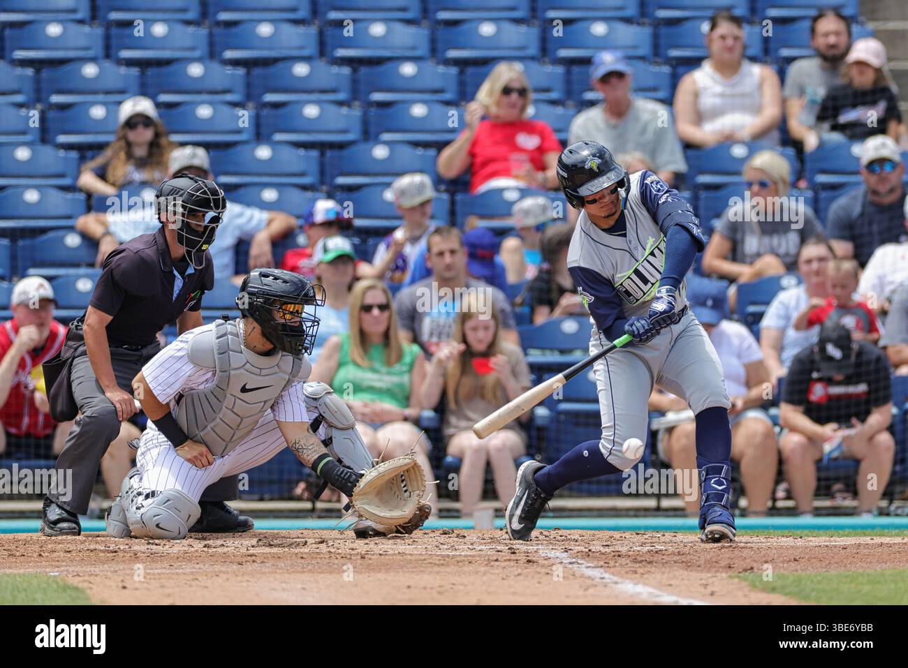 Kannapolis, NC: Columbia Fireflies catcher Dionmy Salon (13) check ...