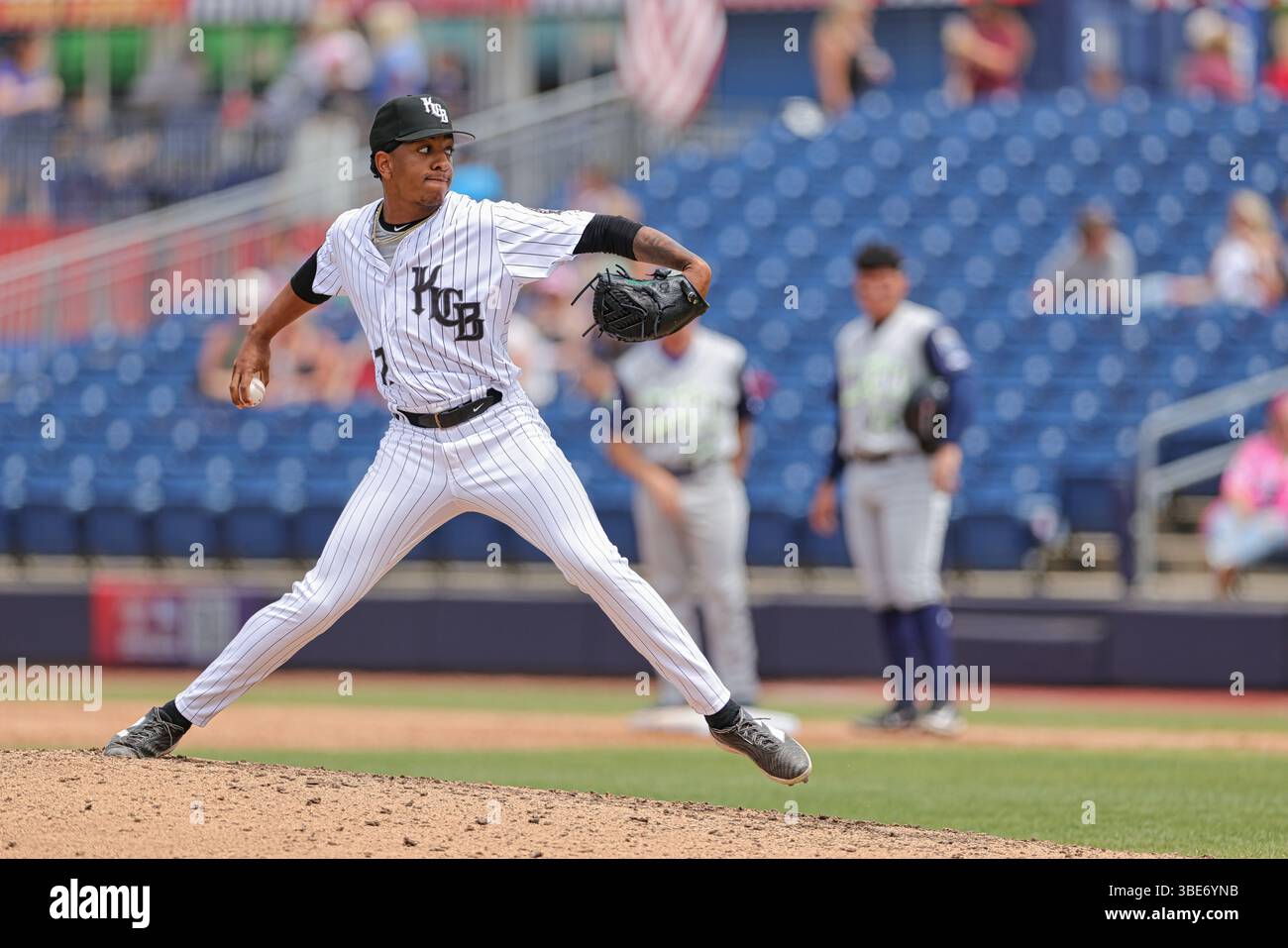 Kannapolis, NC: Kannapolis Cannon Ballers pitcher Carlton Perkins (17 ...