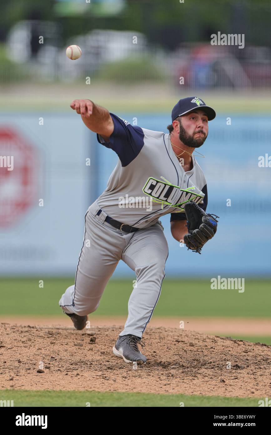 Kannapolis, NC: Columbia Fireflies pitcher Nick Conte (32) delivers a ...