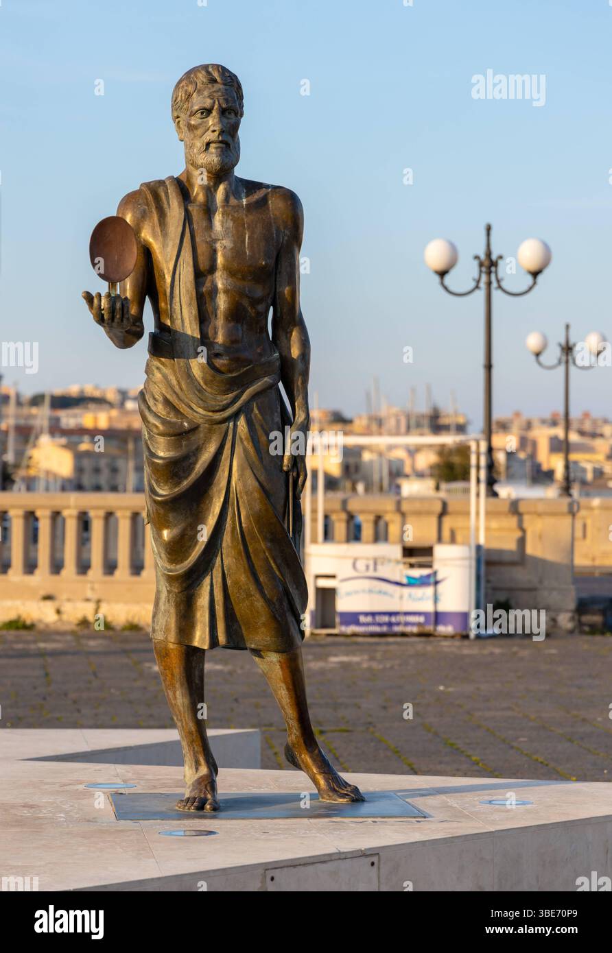 Syracuse, Sicily, Italy - February 16, 2023: Archimedes statue by ...