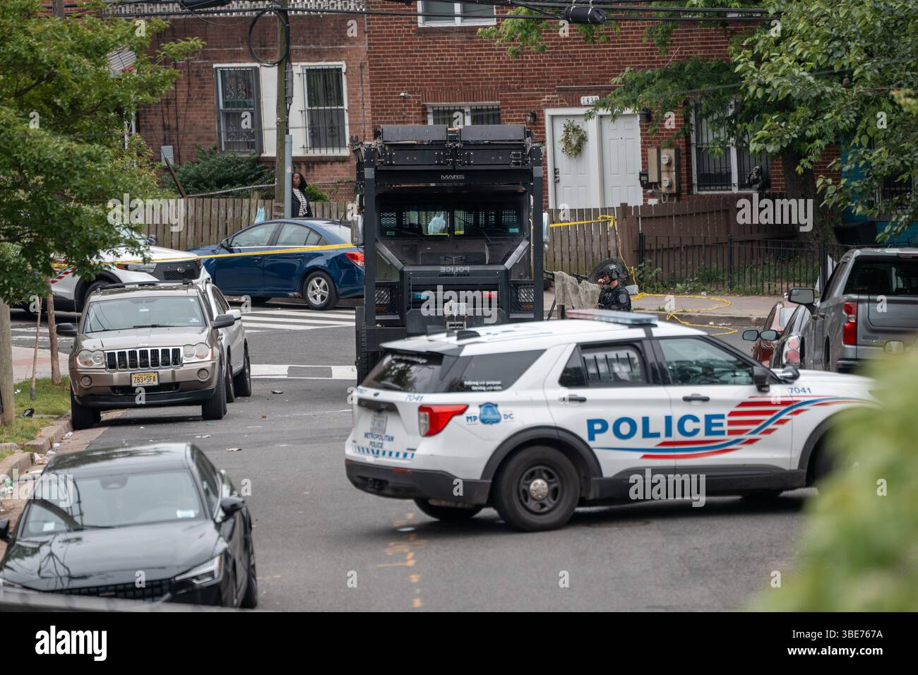 Washington DC, USA. 27th May, 2025. Police investigate a homicide on ...