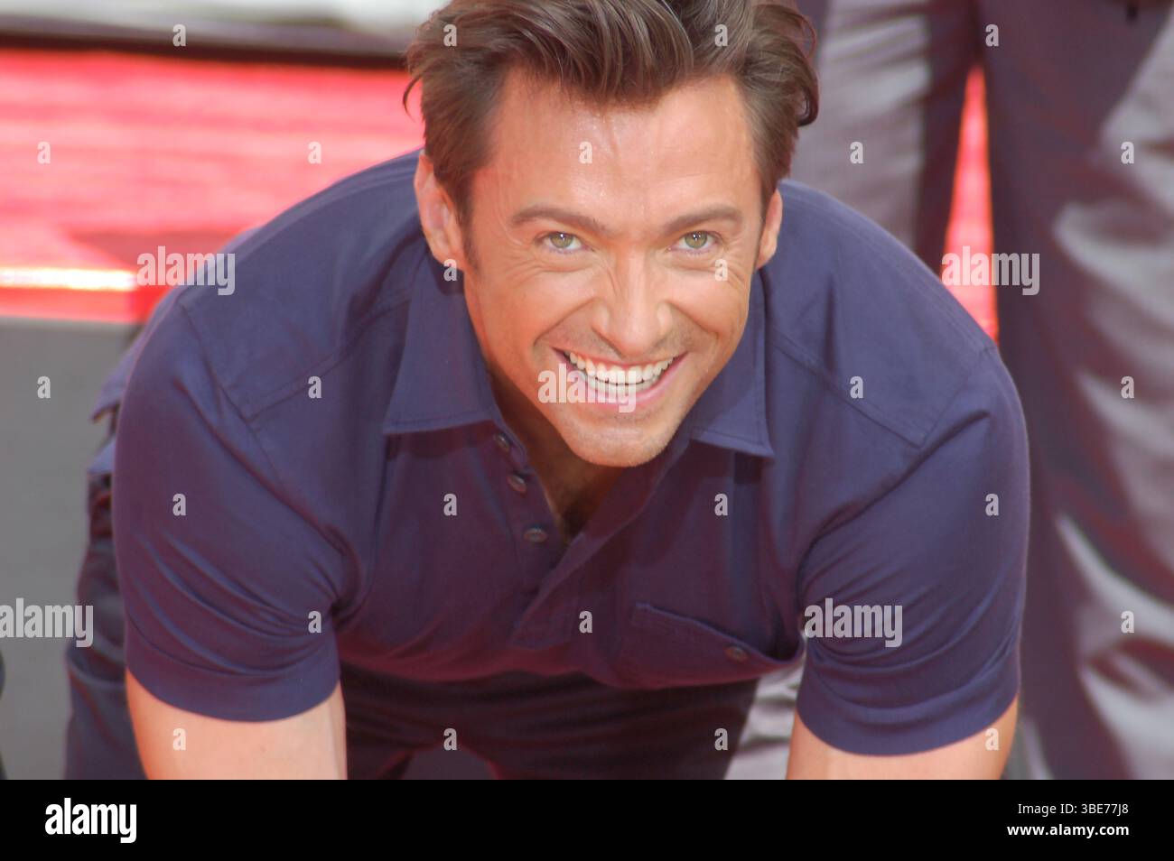 Hugh Jackman makes impressions of his hands at his hand and footprint ...