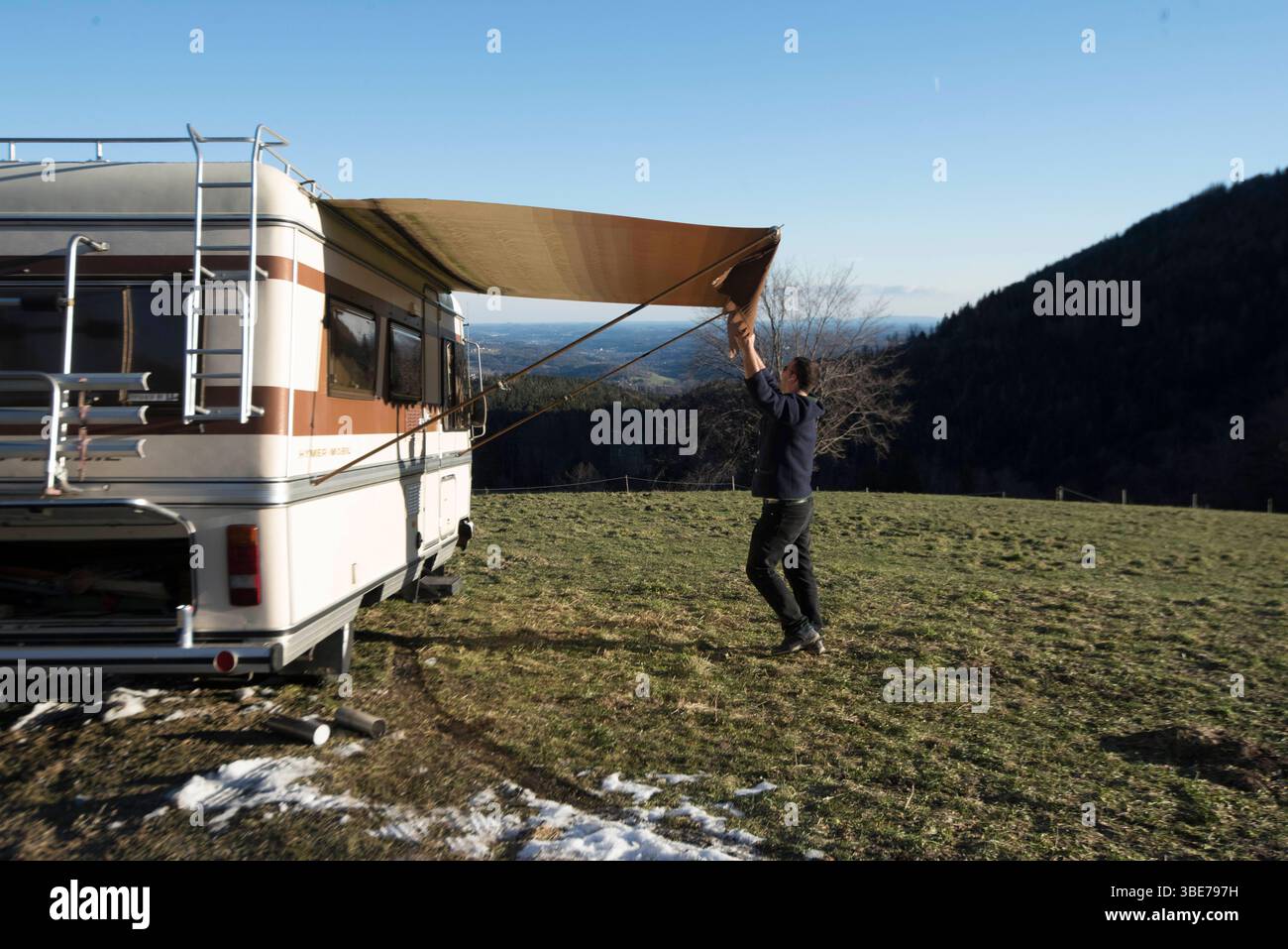 camping trip in a caravan or camping bus, vacation and mobility camping ...