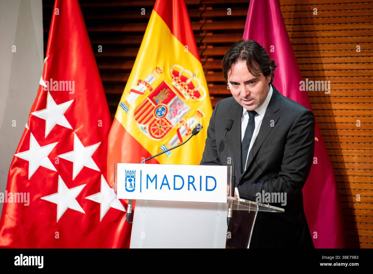 Raul Martin Presa speaks at Jose Luis Martinez-Almeida welcomes Rayo ...