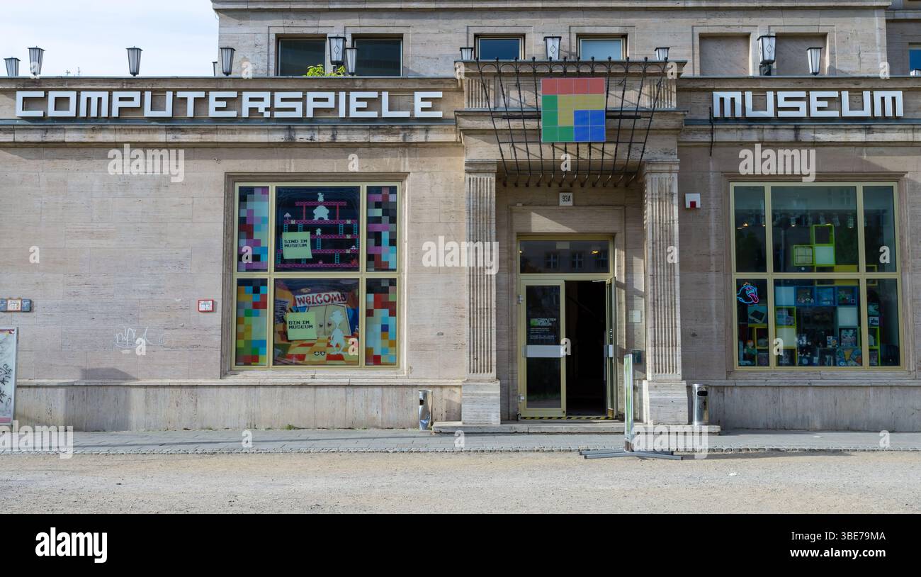 Atari arcade hi-res stock photography and images - Alamy