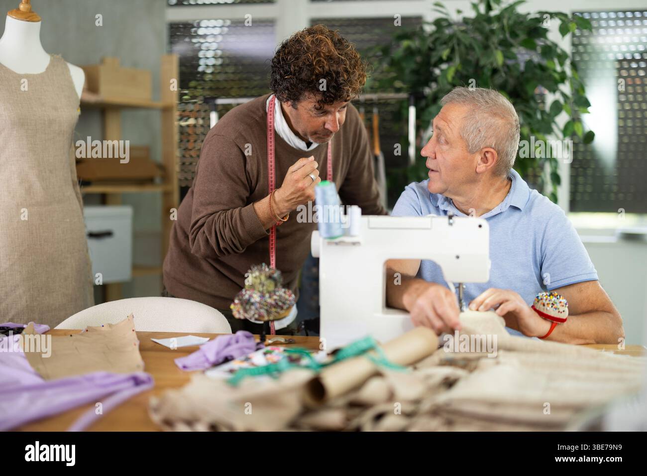 Tailor size chart hi-res stock photography and images - Alamy