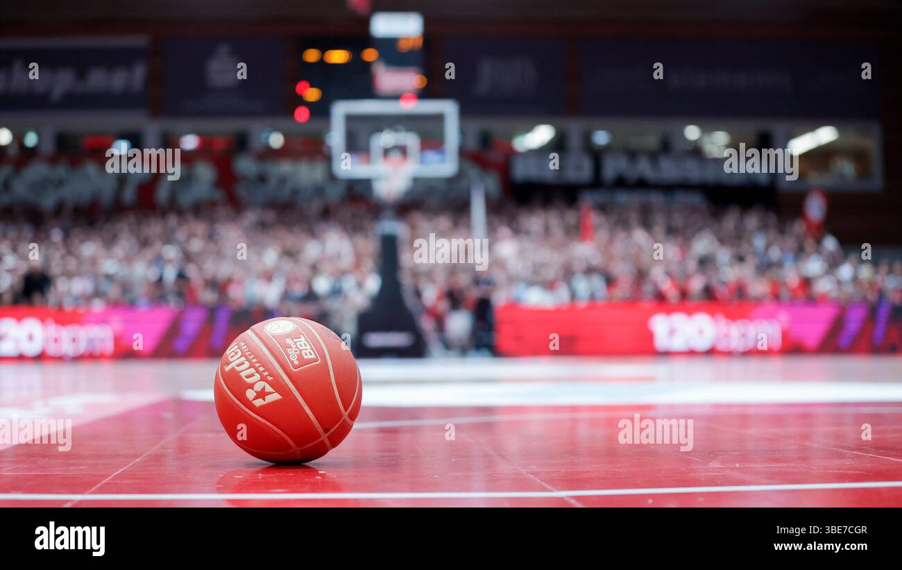 Wuerzburg, Deutschland. 27th May, 2025. Im Bild: Der easyCredit-BBL ...