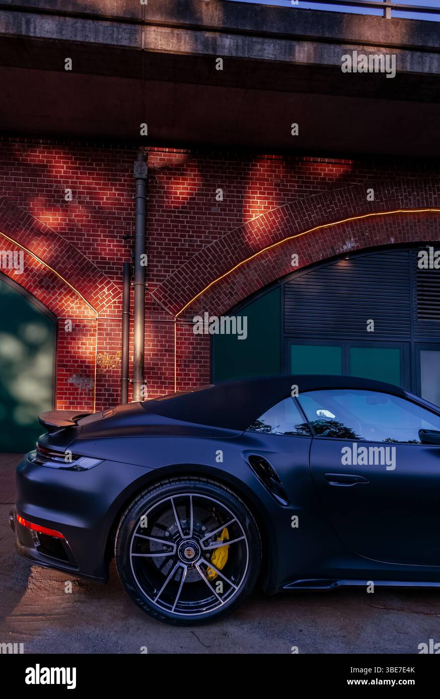 Brick railway hi-res stock photography and images - Alamy