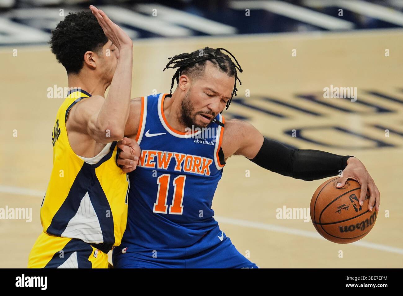 New York Knicks guard Jalen Brunson (11) dribbles the ball against the ...