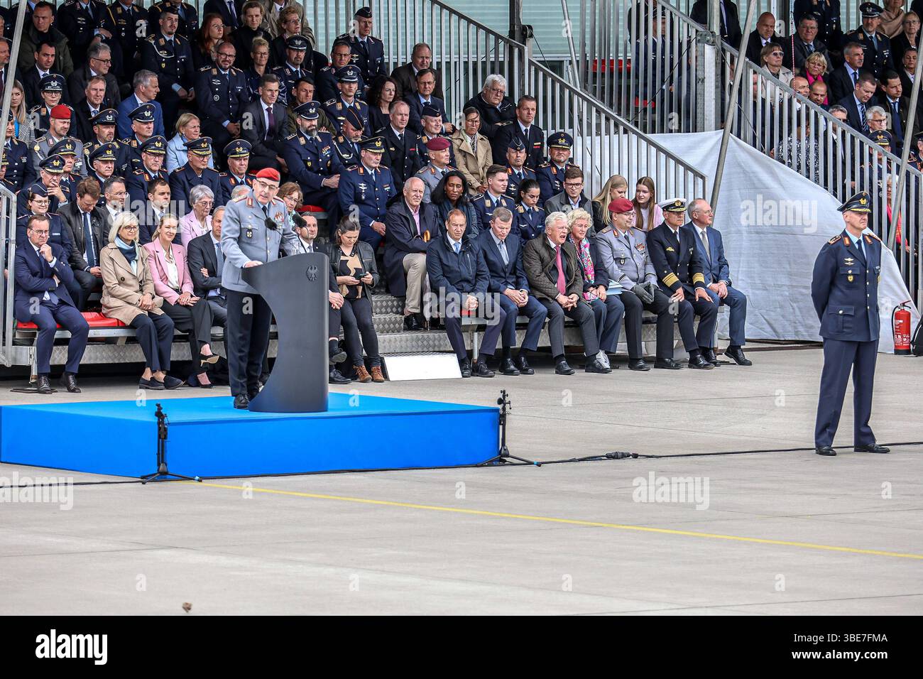 Generalleutnant Holger Neumann hat das Kommando über die Luftwaffe von Generalleutnant Ingo ...