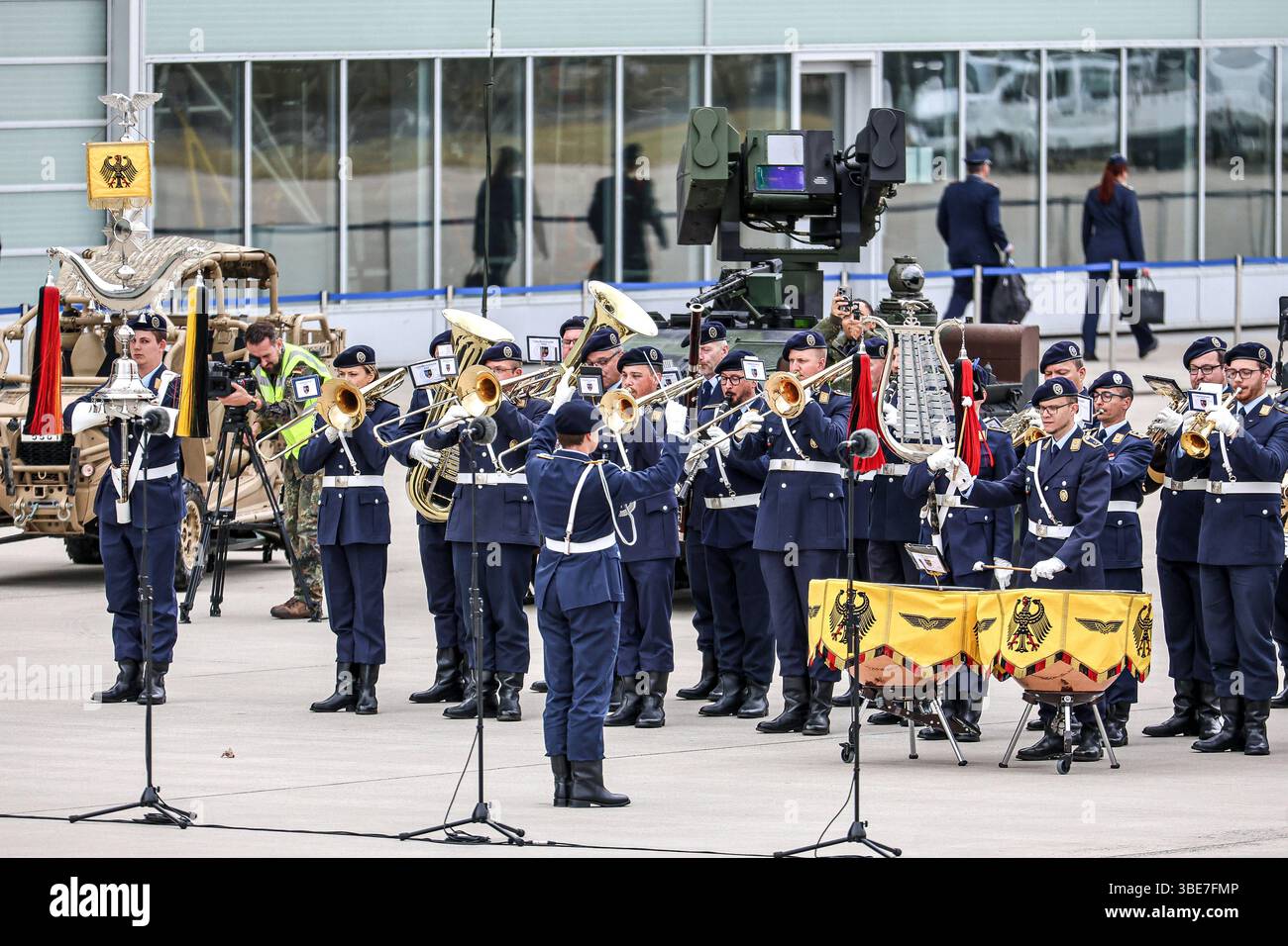 Generalleutnant Holger Neumann hat das Kommando über die Luftwaffe von Generalleutnant Ingo ...
