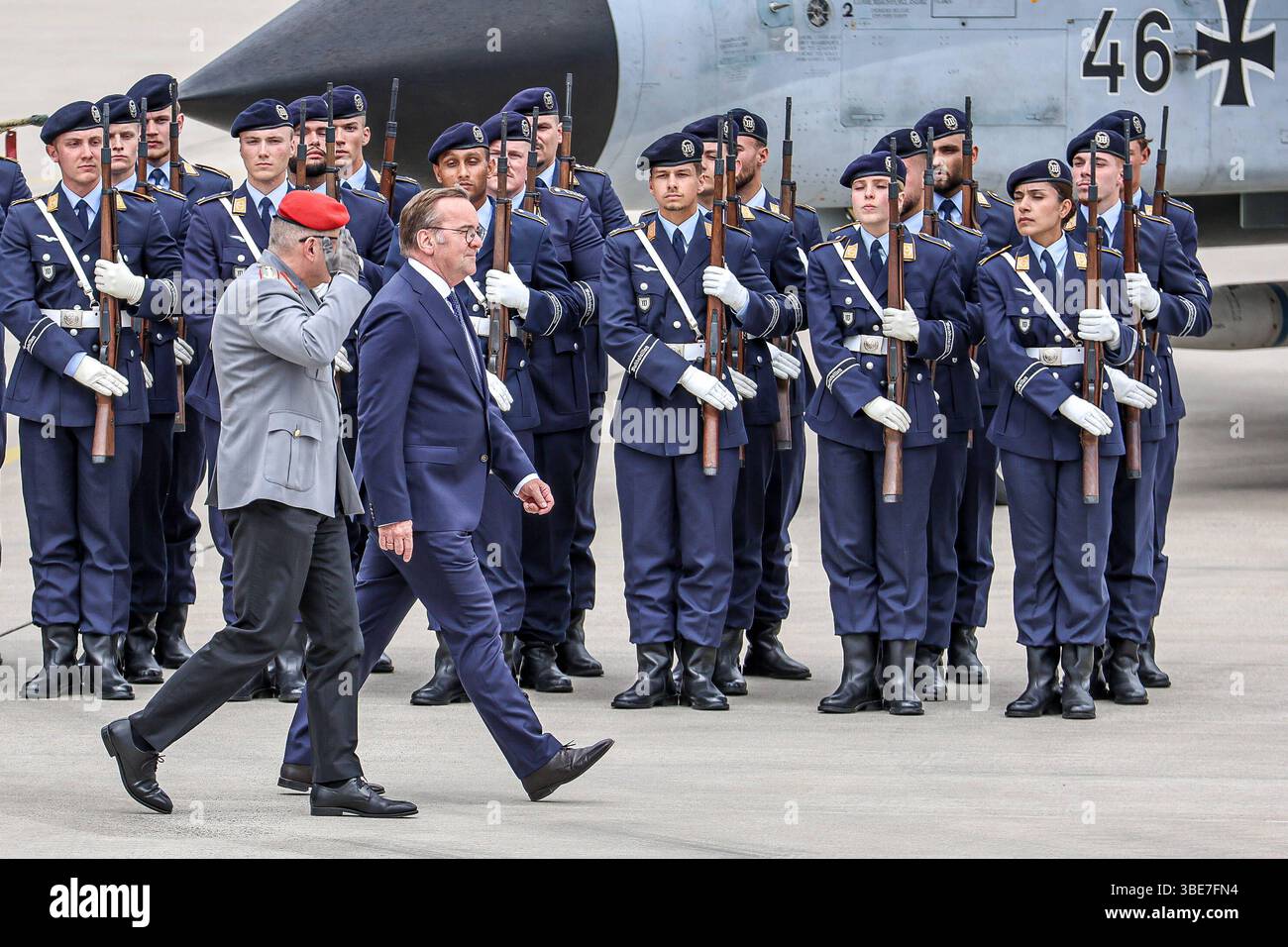 Generalleutnant Holger Neumann hat das Kommando über die Luftwaffe von ...