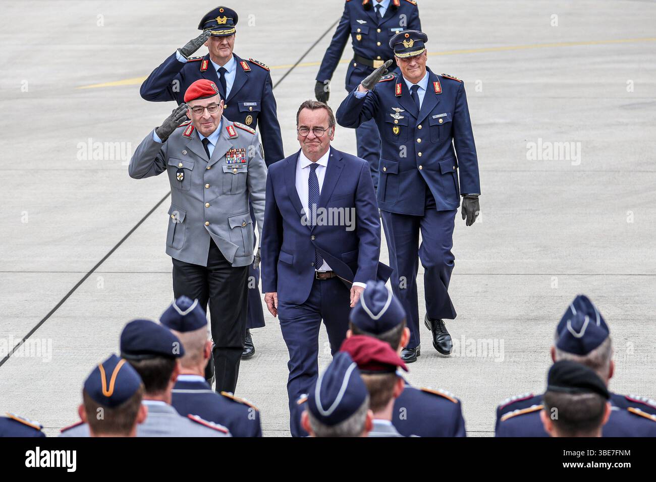 Generalleutnant Holger Neumann hat das Kommando über die Luftwaffe von ...