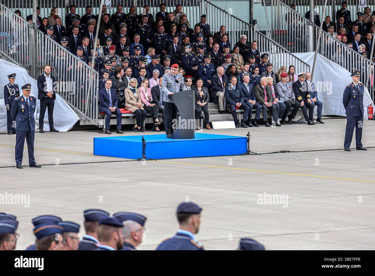 Generalleutnant Holger Neumann hat das Kommando über die Luftwaffe von Generalleutnant Ingo ...