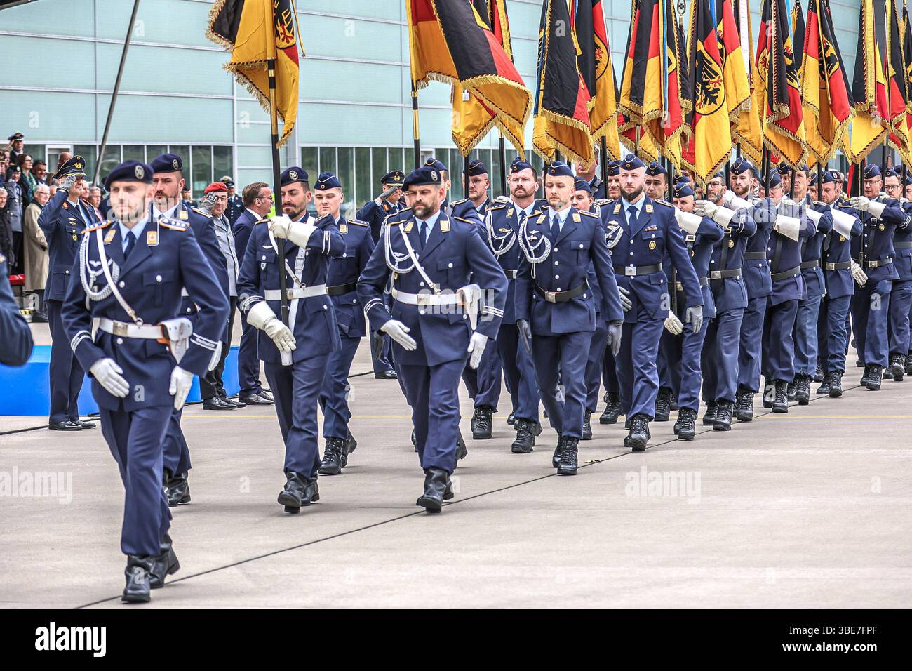 Generalleutnant Holger Neumann hat das Kommando über die Luftwaffe von ...
