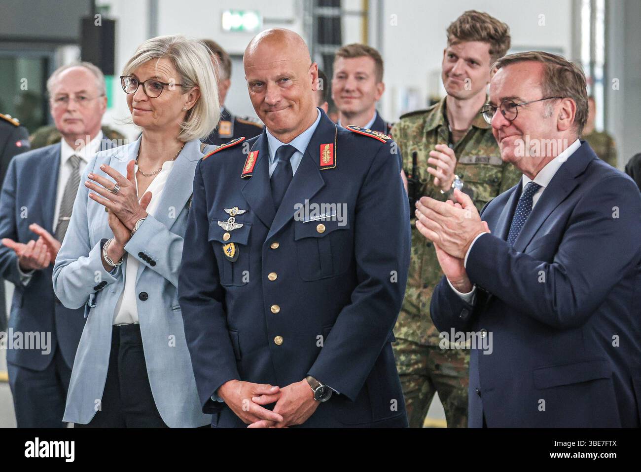 Generalleutnant Holger Neumann hat das Kommando über die Luftwaffe von Generalleutnant Ingo ...