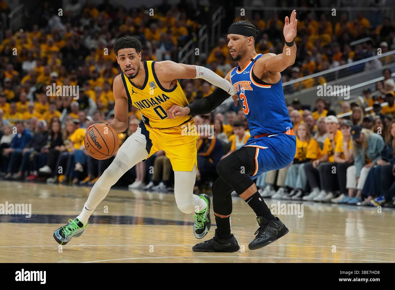 Indiana Pacers guard Tyrese Haliburton (0) dribbles the ball past New ...